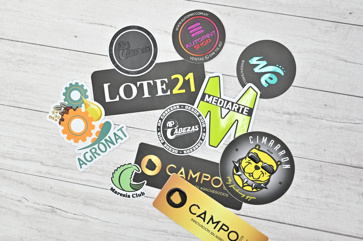Stickers en Vinilo UV 3D - Imprenta Omega | Industrias Gráficas